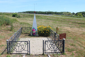 Могила безымянных воинов, погибших в годы Великой Отечественной войны (Belgorod Region, Rakityanskiy rayon, Trefilovskoye selskoye poseleniye, selo Trefilovka), anıt, heykel  Belgorodskaya oblastından