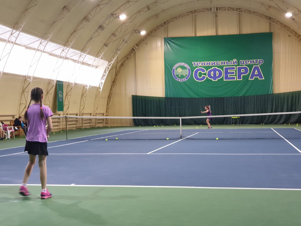 Tenis kulüpleri ve kortları Tennisny centr Sfera, Omsk, foto
