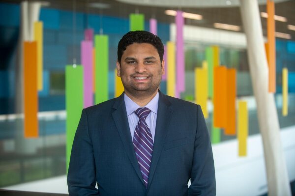 Plastik cerrahi klinikleri Ashish Francis, Md, Youngstown, foto