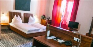Hotel Sinsheim (Baden-Württemberg, Rhein-Neckar-Kreis, In der Au, 25), otel  Baden‑Wurttemberg'den