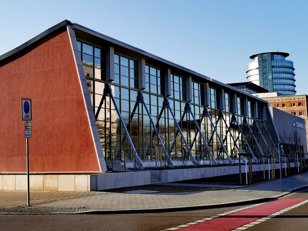Kutlama sunucuları Schwimmsportkomplex Freiberger Platz, Dresden, foto