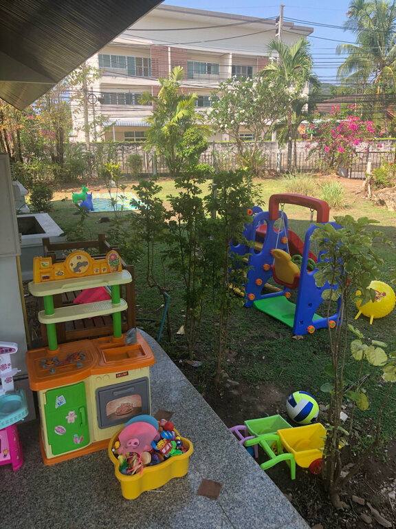 Anaokulları Свободные родители, Phuket Eyaleti, foto