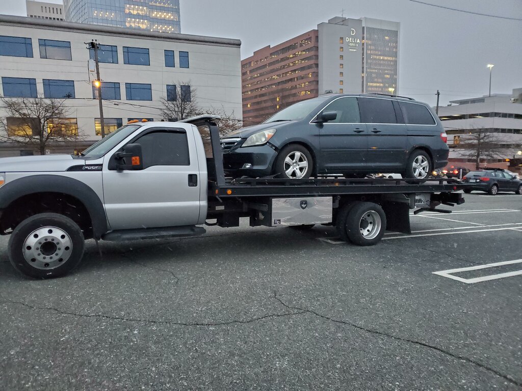 Otomobil kliması firmaları Omega Towing, Virginia, foto