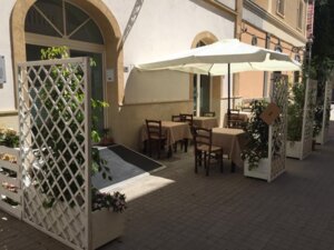 Ristorante Pepenero (Sardinia, Oristano, Vico Oristano, 14), restoran  Oristano'dan