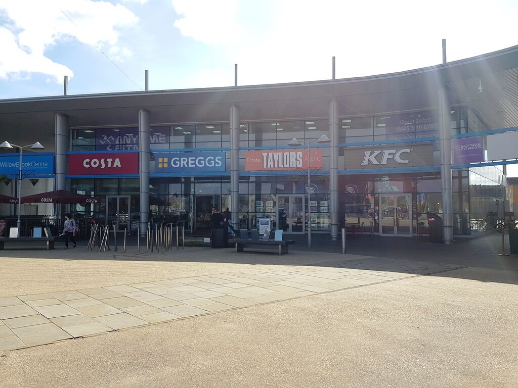 Arazi dizisi Taylors Sales and Letting Agents Bradley Stoke, İngiltere, foto