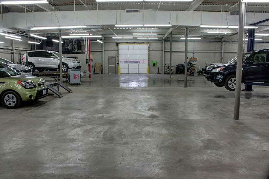 Otomobil camları Wallace Collision Center, Tennessee Eyaleti, foto