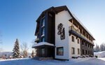 Tri Sovy (Olimpiyskaya ulitsa No:17, Urban-type settlement of Sheregesh), otel