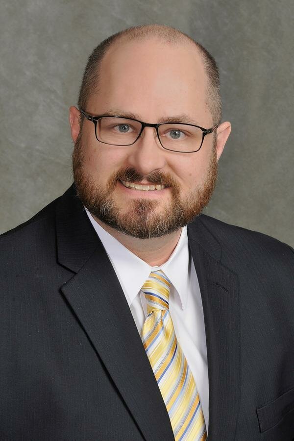 Yatırım fonu firmaları Edward Jones - Financial Advisor: Scott Crocker, Michigan Eyaleti, foto