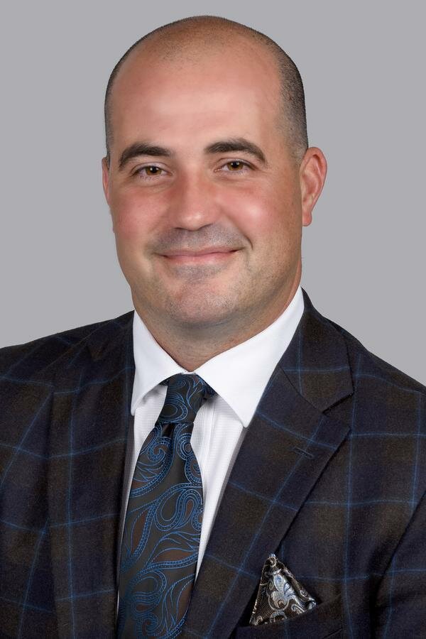 Yatırım fonu firmaları Edward Jones - Financial Advisor: Matthew V Sears, Windsor, foto