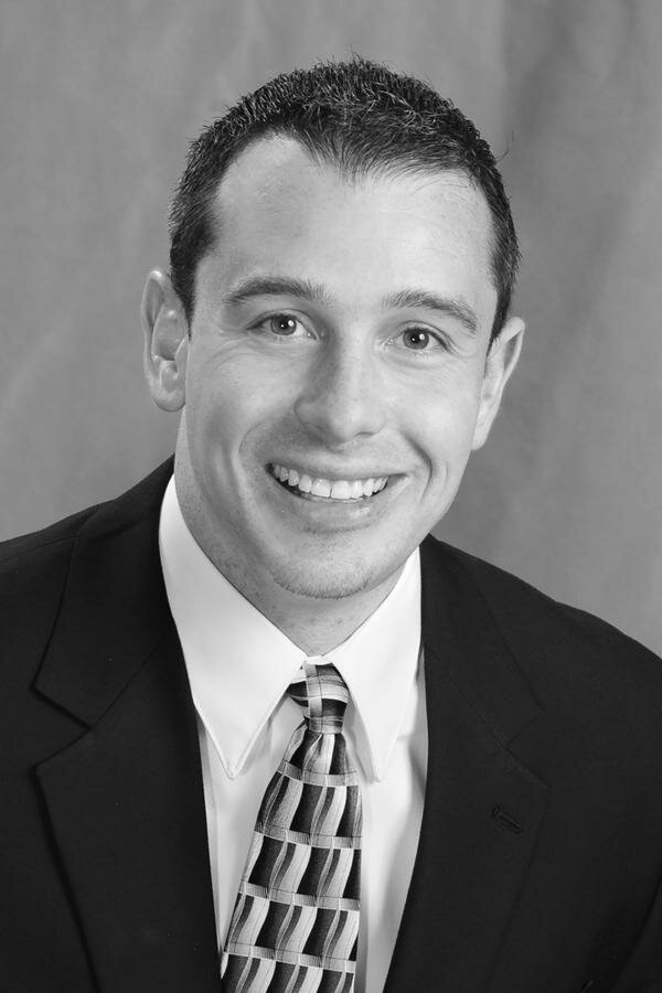 Yatırım fonu firmaları Edward Jones - Financial Advisor: Trevor J Yates, Kuzey Carolina Eyaleti, foto