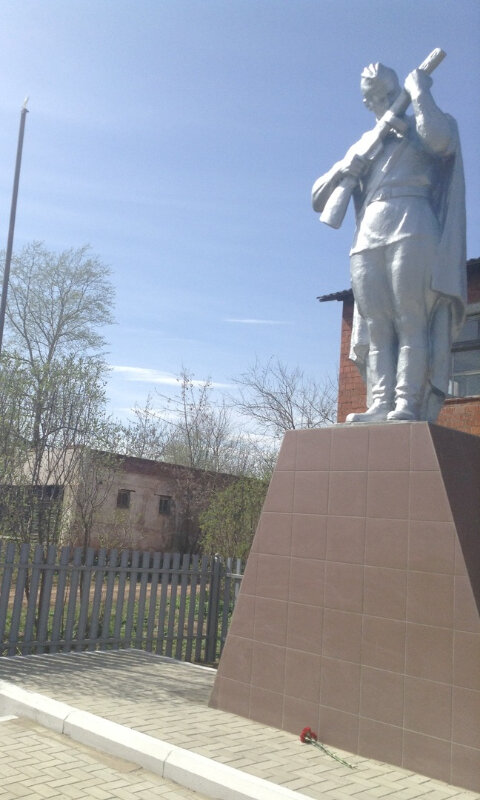 Anıt, heykel Обелиск землякам погибшим в годы Великой Отечественной войны, Udmurtiya, foto