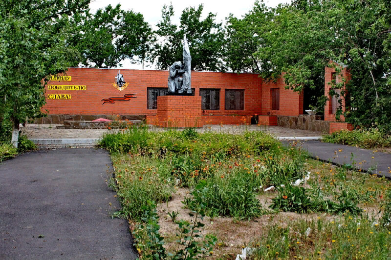 Anıt, heykel Погибшим воинам в Великой Отечественной войне, Rostovskaya oblastı, foto