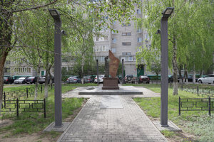 Воинам - защитникам (Pobedy Street No:3, Novovoronezh), anıt, heykel  Novovoronej'den