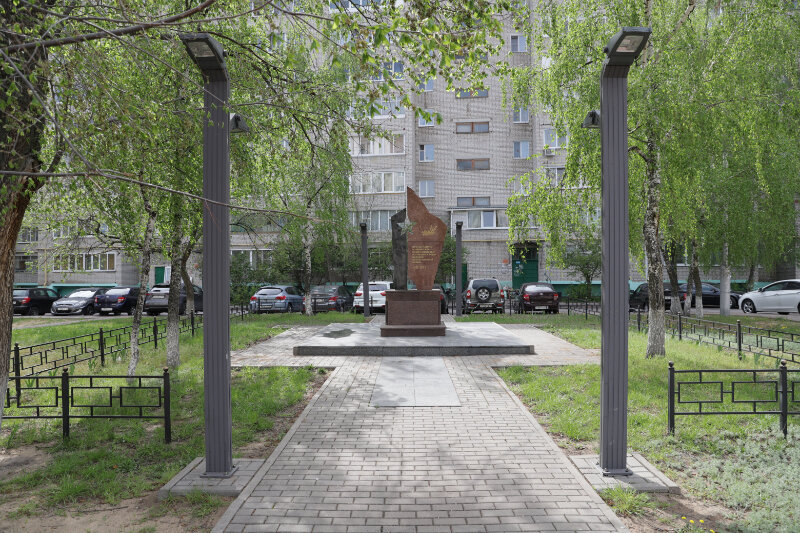 Anıt, heykel Воинам - защитникам, Novovoronej, foto