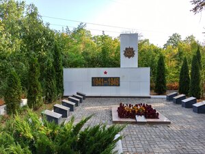 Братская могила № 17 (gorodskoy okrug Voronezh, Tsentralniy District), anıt, heykel  Voronej'den
