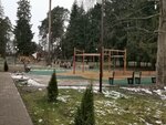 Playground (Leningrad Region, Luga, Zarechny park kultury i otdykha), oyun alanı  Luga'dan