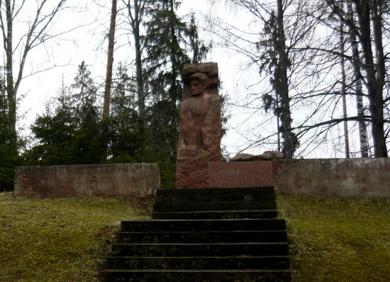 Anıt, heykel Воинское братское кладбище, Sigulda Belediyesi, foto