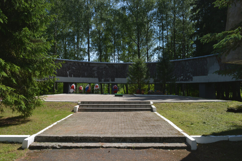 Anıt, heykel Мемориальный комплекс воинам Северо-Западного фронта, Novgorodskaya oblastı, foto