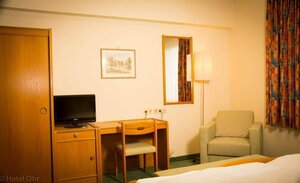 Hotel-Restaurant Ohr (Burgenland, Eisenstadt, Ruster Straße, 51), otel  Eisenstadt'tan