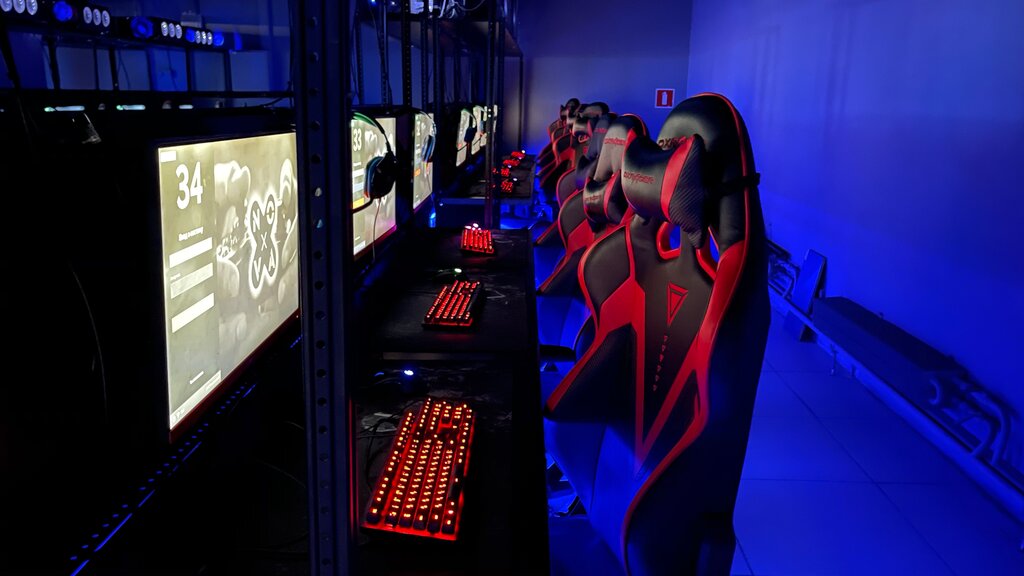i̇nternet kafeler Nova Cyber Arena, Moskova, foto