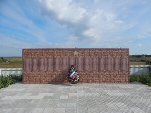 Воинам-односельчанам, павшим в годы Великой Отечественной войны (Voronezh Region, Ertilskiy rayon, selo Aleksandrovka), anıt, heykel  Voronejskaya oblastından