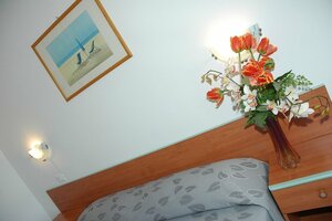 Hotel Adria (Friuli-Venezia Giulia, Provincia di Udine, Viale Centrale, 23), otel  Lignano Sabbiadoro'dan
