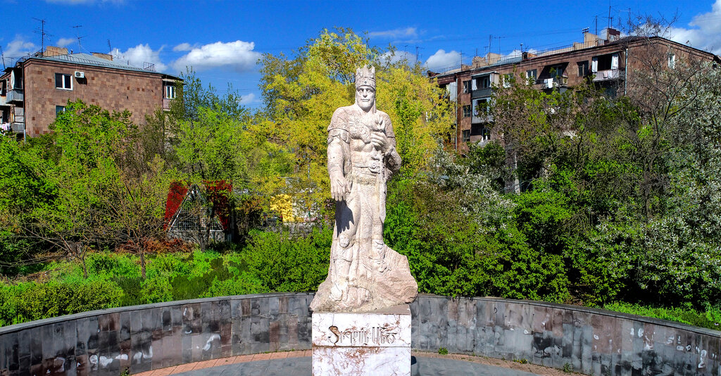 Anıt, heykel Tigran Mets, Erivan, foto