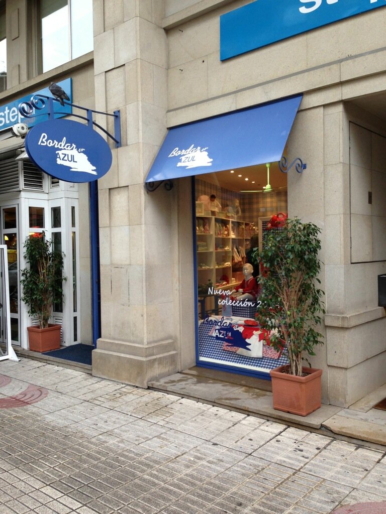 Çocuk giyim mağazaları Bordar EN Azul, Vigo, foto