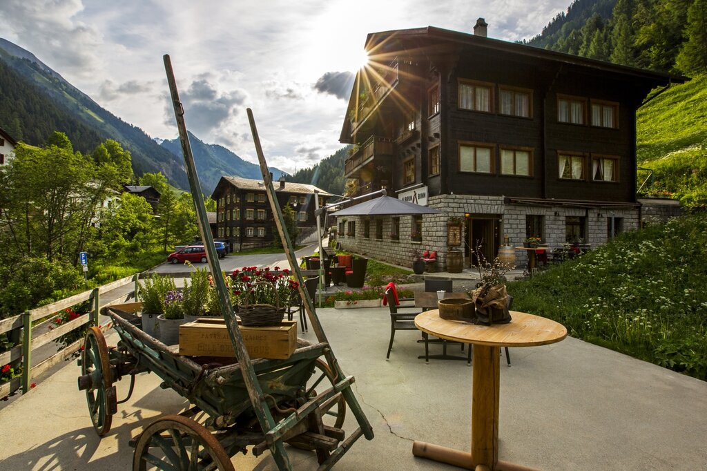 Restoran Restaurant Pension Albrun, Valais, foto