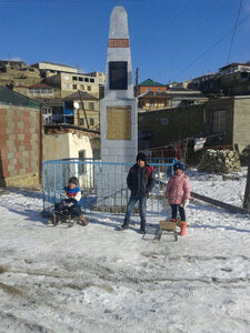 Павшим в Великой Отечественной войне (Republic of Daghestan, Dakhadaevskiy District, selo Chishili), anıt, heykel  Dağıstan'dan