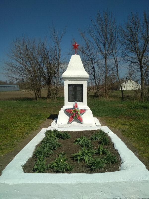 Anıt, heykel Землякам, погибшим в годы Великой Отечественной войны, Krasnodarski krayı, foto