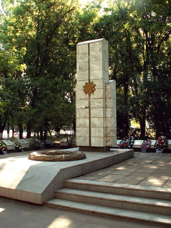 Anıt, heykel Братская могила советских воинов, Volgogradskaya oblastı, foto