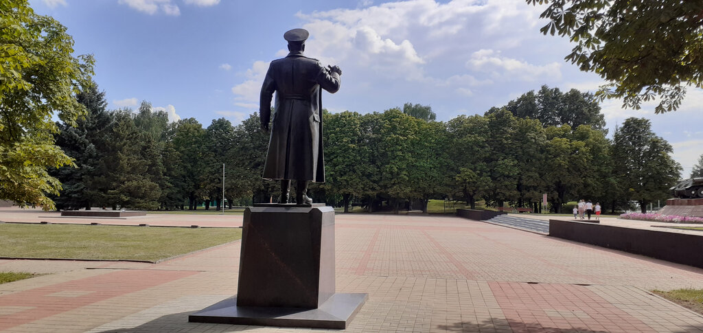 Anıt, heykel Маршалу Жукову Г.К., Belgorodskaya oblastı, foto