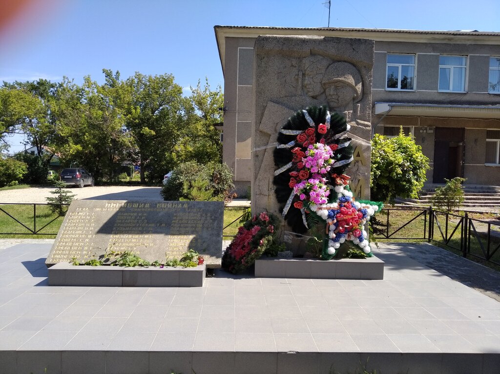 Anıt, heykel Односельчанам, павшим в Великой Отечественной войне, Kırım Cumhuriyeti, foto
