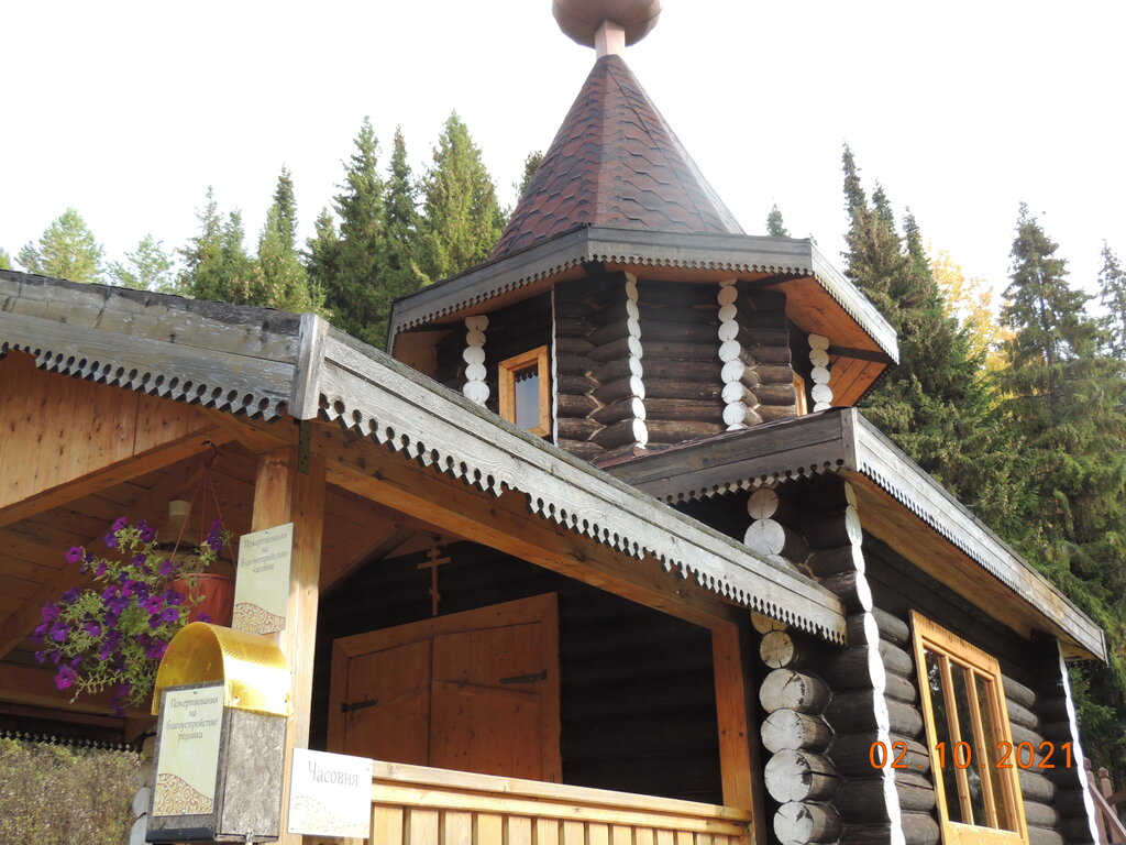 Şapel, haç anıtı Часовня Петра и Февронии Муромских, Udmurtiya, foto