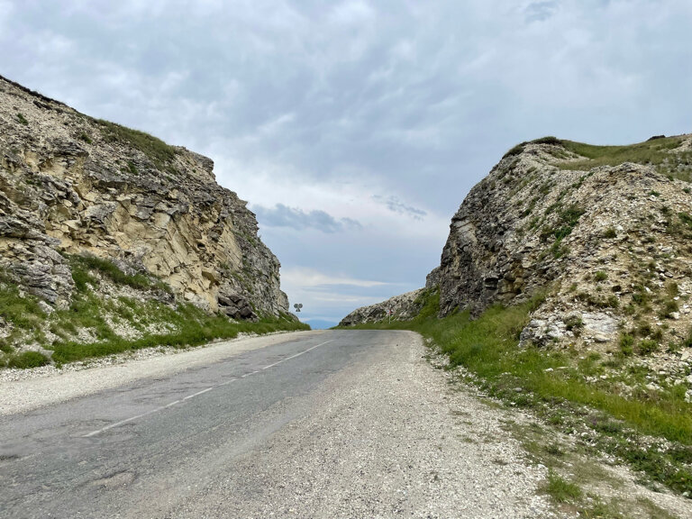 Dağ geçidi Волчьи ворота, Dağıstan, foto