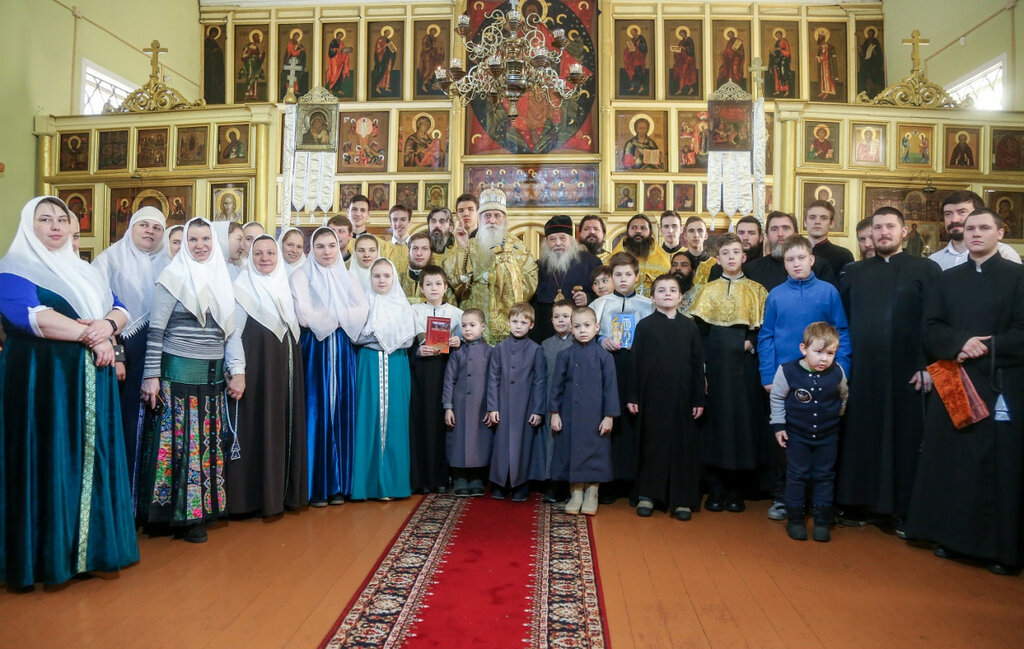 Ortodoks kiliseleri The Life-Giving Trinity Church in the village of Shuvoye, Moskova ve Moskovskaya oblastı, foto