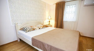 By the sea (Krasnoarmeyskiy tupik No:7A, Sukhumi), otel  Suhum'dan