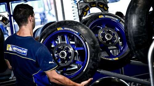 Motosiklet yedek parçaları Vỏ lốp xe motor phân khối lớn Pkl - Motorcycle Tire, Ho Chi Minh, foto
