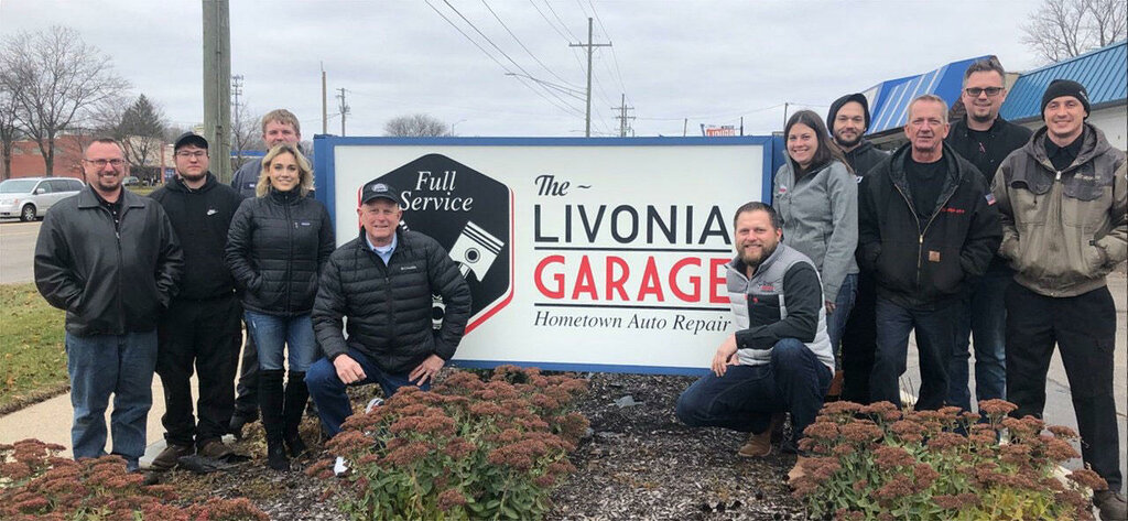 Otomobil kliması firmaları The Livonia Garage, Michigan Eyaleti, foto