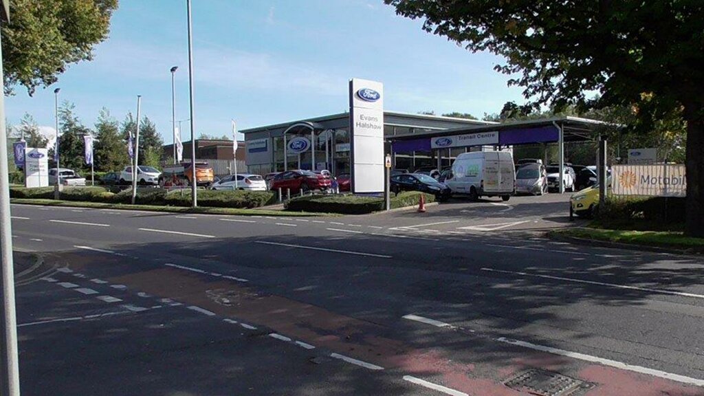 Otomobil satış galerileri Ford Transit Centre Burnley, İngiltere, foto