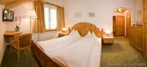 Chalet Silvretta Hotel & Spa (Graubünden, Inn, Dorfstrasse, 17), otel