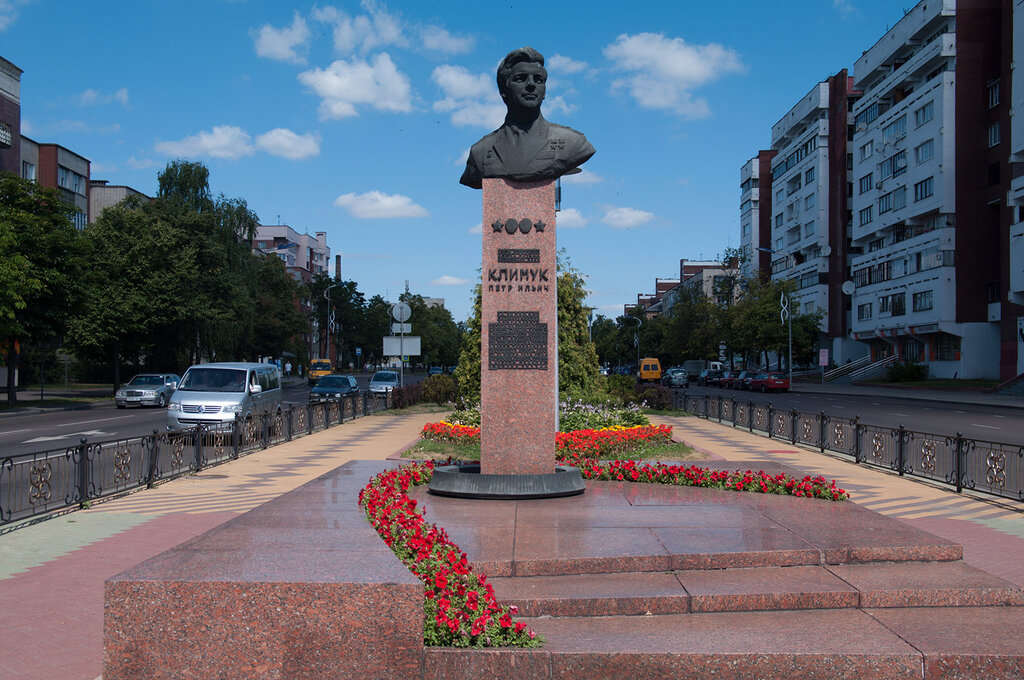 Anıt, heykel П.И. Климук, Brest, foto