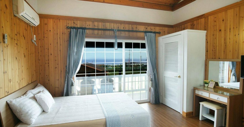 Otel At Corner, Dünya, foto