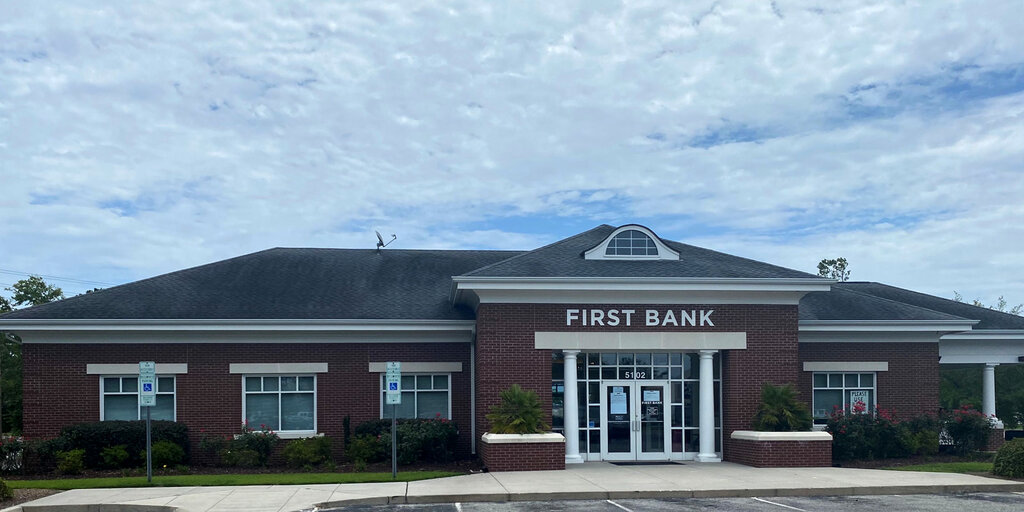 ATM'ler First Bank - Wilmington - Monkey Junction, Nc, Kuzey Carolina Eyaleti, foto