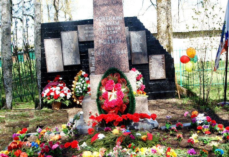 Anıt, heykel Братская могила советских воинов, погибших в Великой Отечественной войне 1941-1944 гг., Saint‑Petersburg ve Leningradskaya oblastı, foto