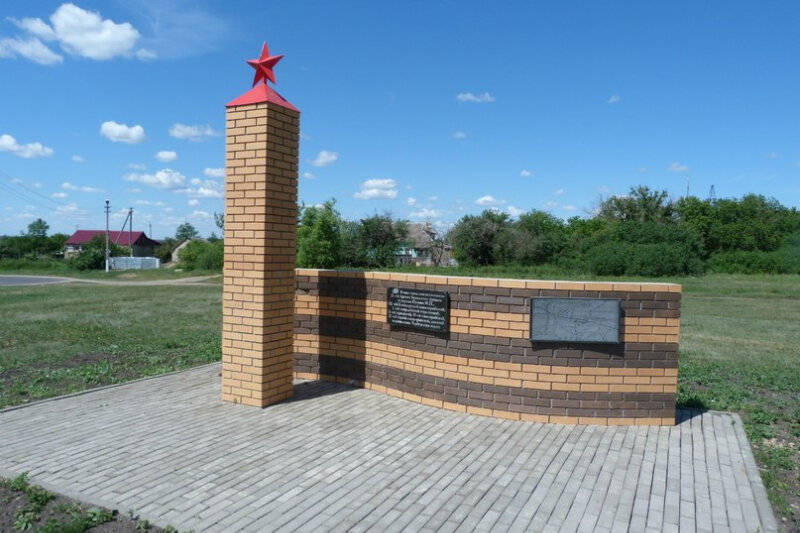 Anıt, heykel Памятный знак защитникам Тербунского района в с.Борки, Lipetskaya oblastı, foto