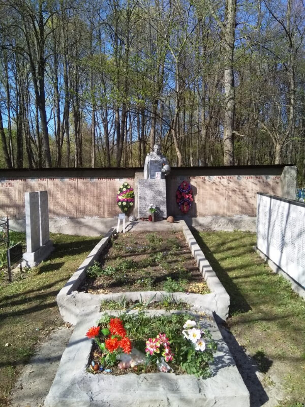Anıt, heykel Братская могила воинов, погибших в 1943 г., Orlovskaya oblastı, foto
