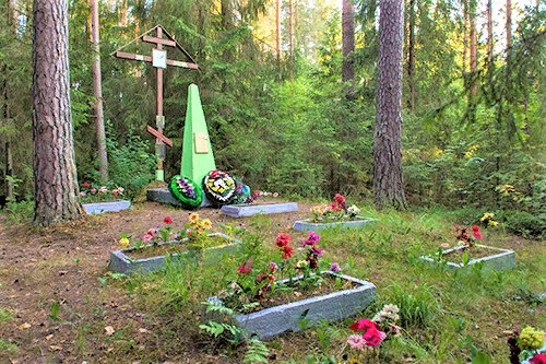 Anıt, heykel Обелиск, Okulovka, foto