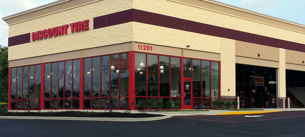 Jant ve lastikçiler Discount Tire, Tennessee Eyaleti, foto
